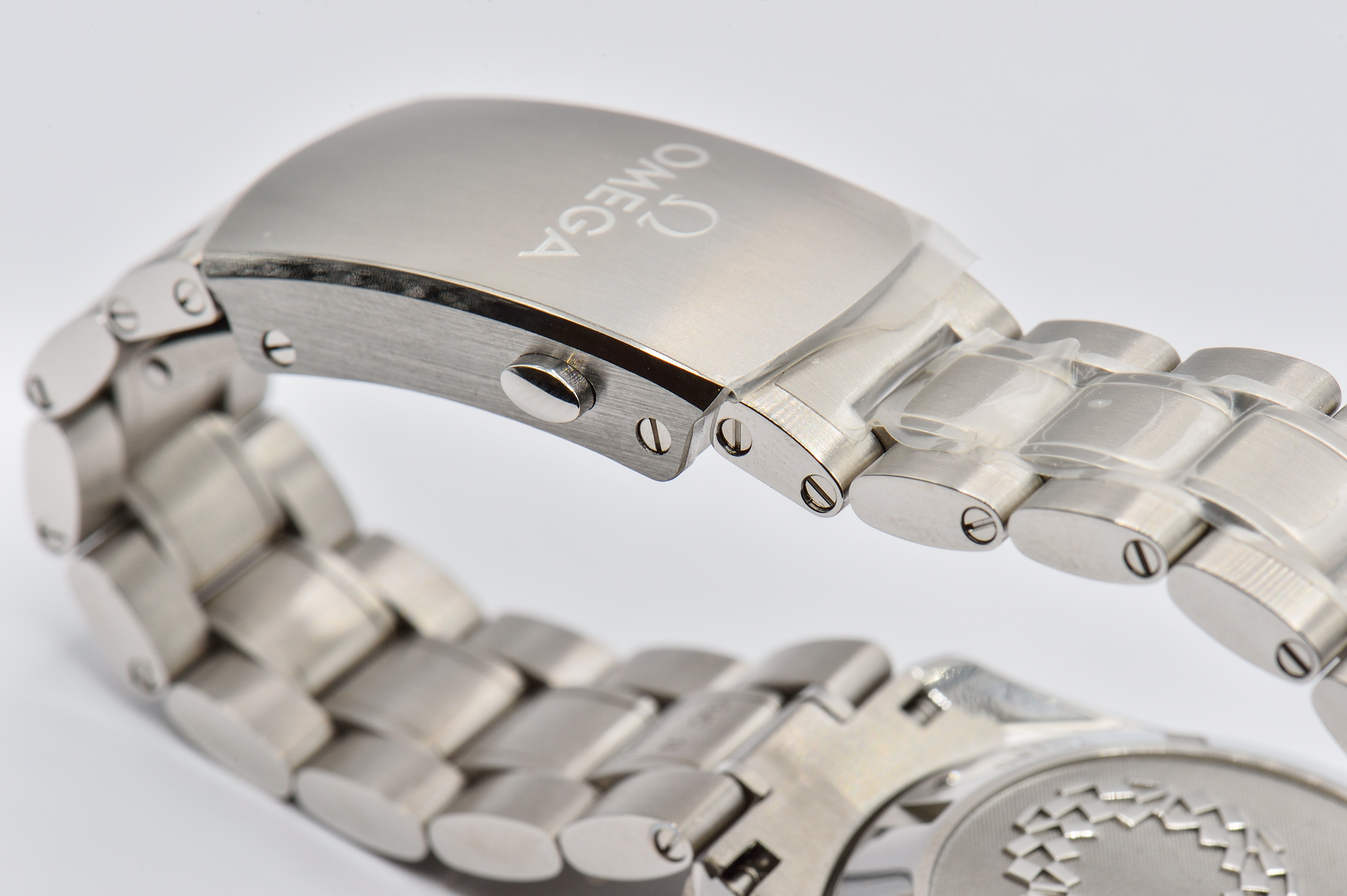 2021 OMEGA SPEEDMASTER LIMITED EDITION 'TOKYO 2020 RED'