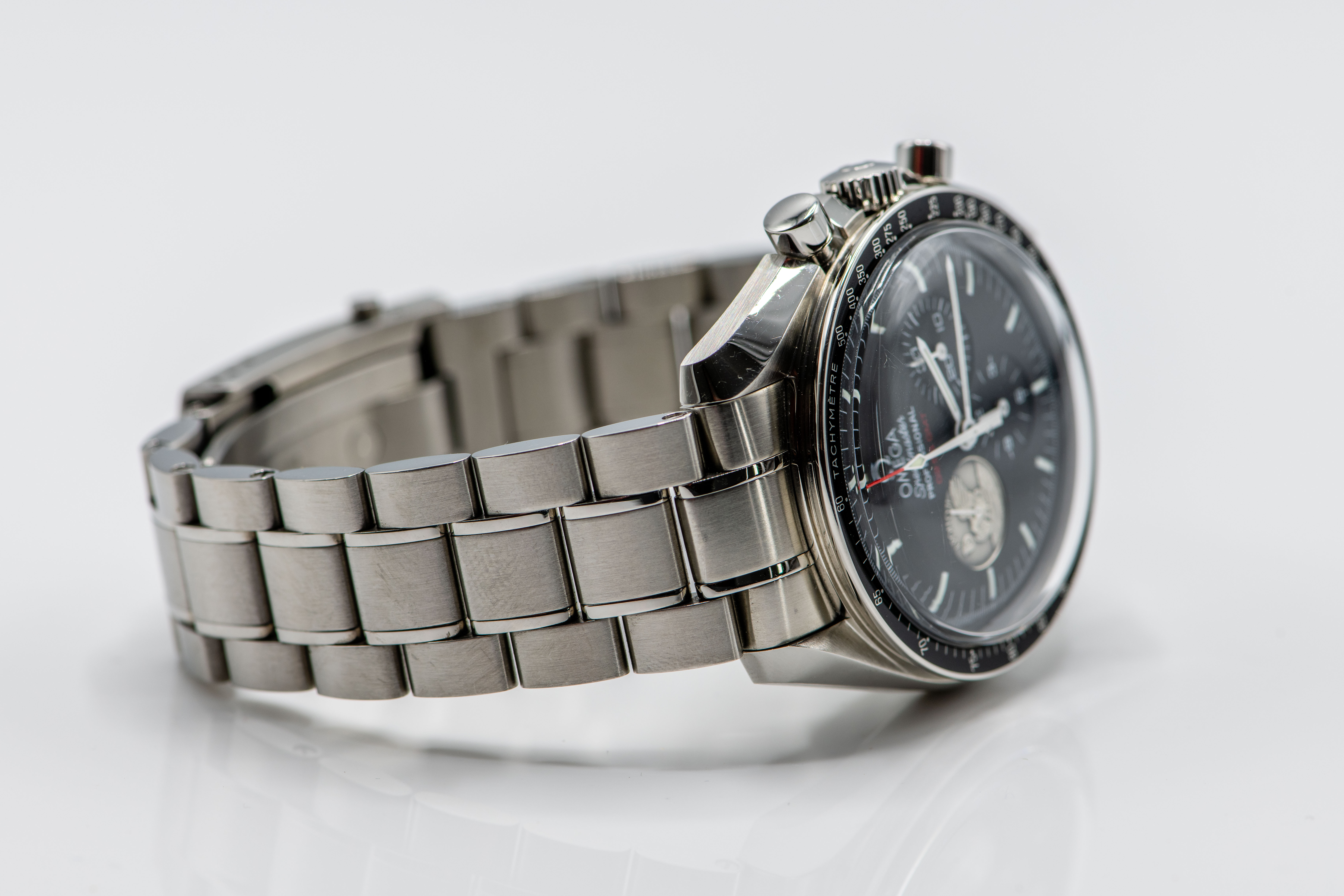 2005 OMEGA SPEEDMASTER APOLLO 11 for sale by auction in Windsor ...
