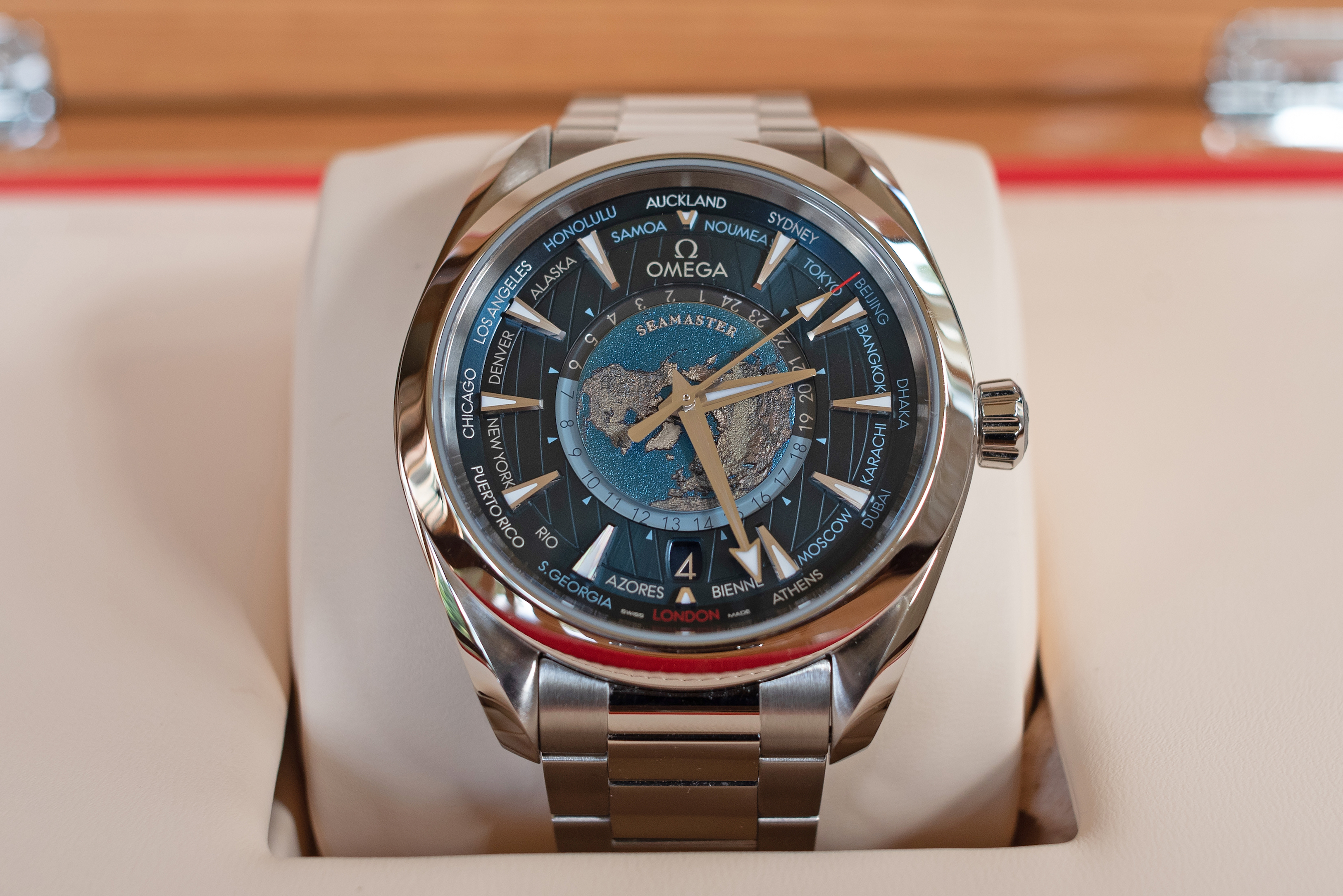 2021 OMEGA SEAMASTER AQUA TERRA WORLDTIMER for sale by auction in ...