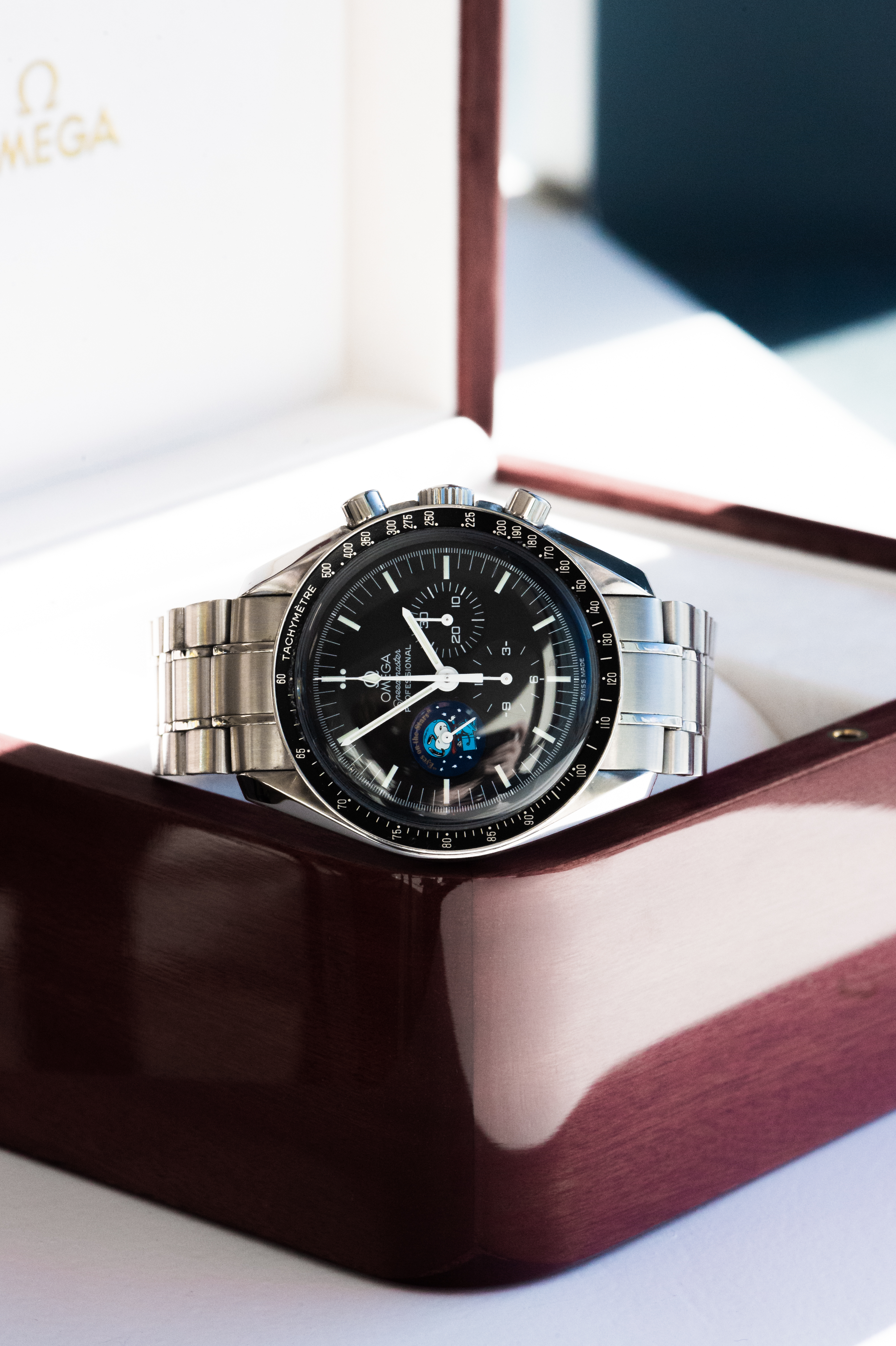 2007 OMEGA SPEEDMASTER PROFESSIONAL MOONWATCH 'SNOOPY' for sale by ...