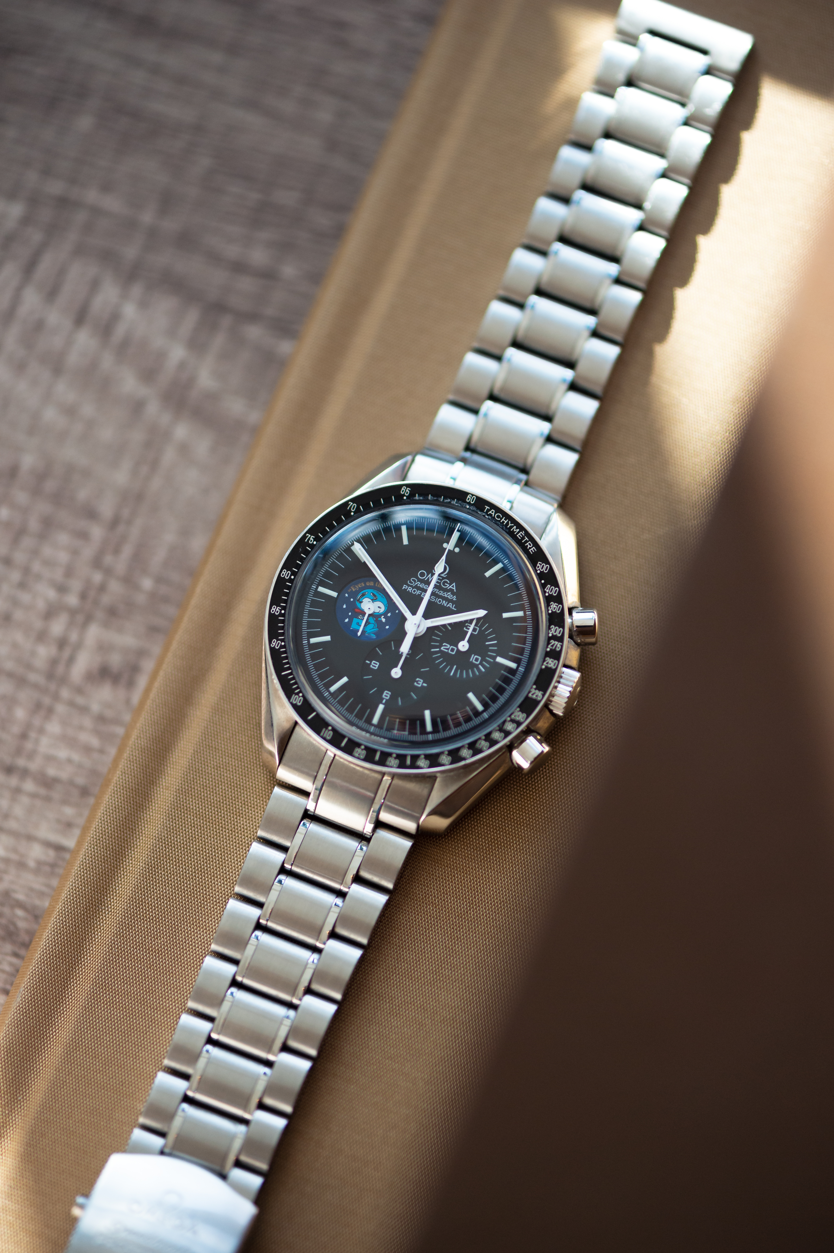 2007 OMEGA SPEEDMASTER PROFESSIONAL MOONWATCH 'SNOOPY' for sale by ...