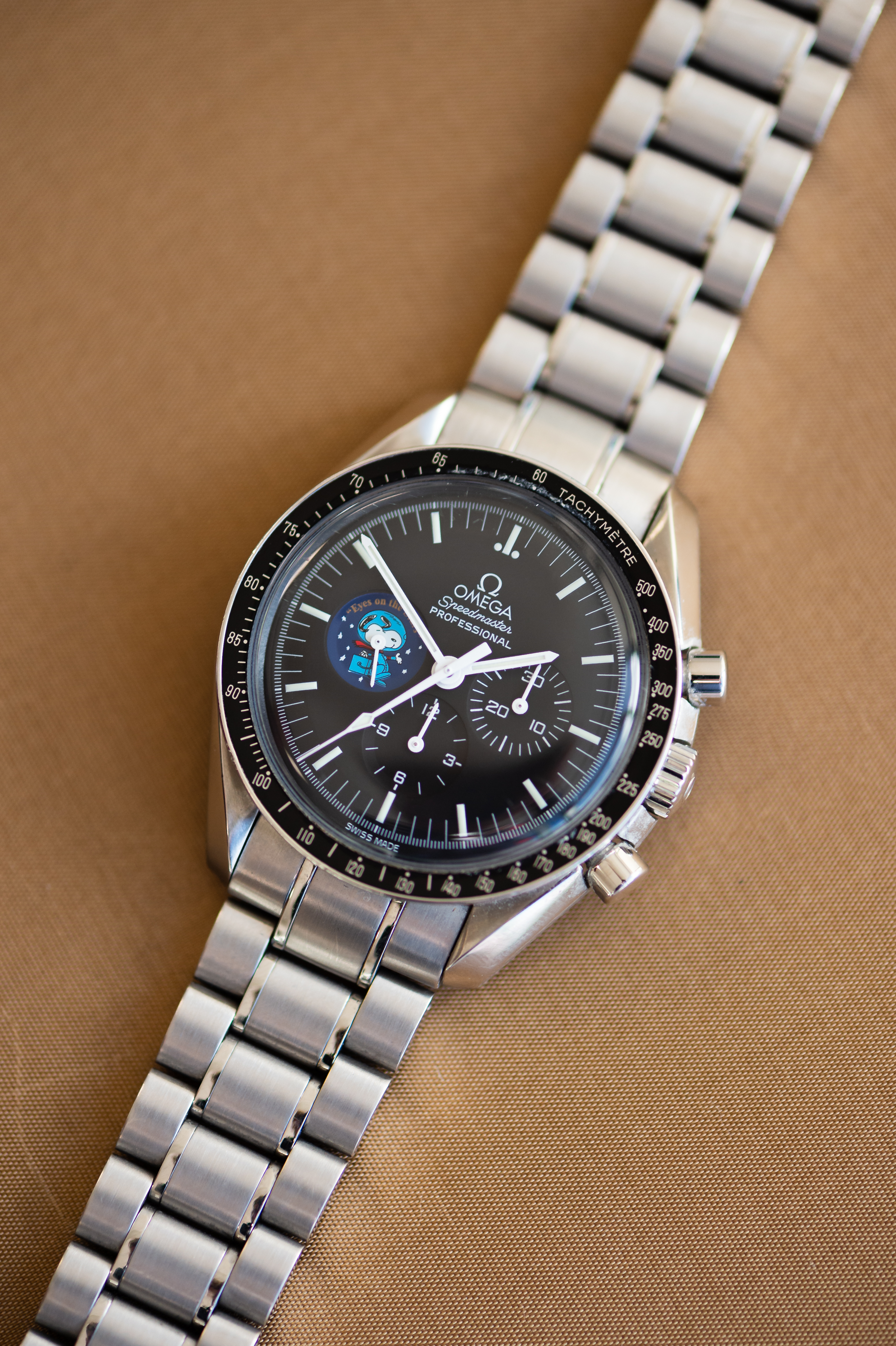 2007 OMEGA SPEEDMASTER PROFESSIONAL MOONWATCH 'SNOOPY' for sale by ...