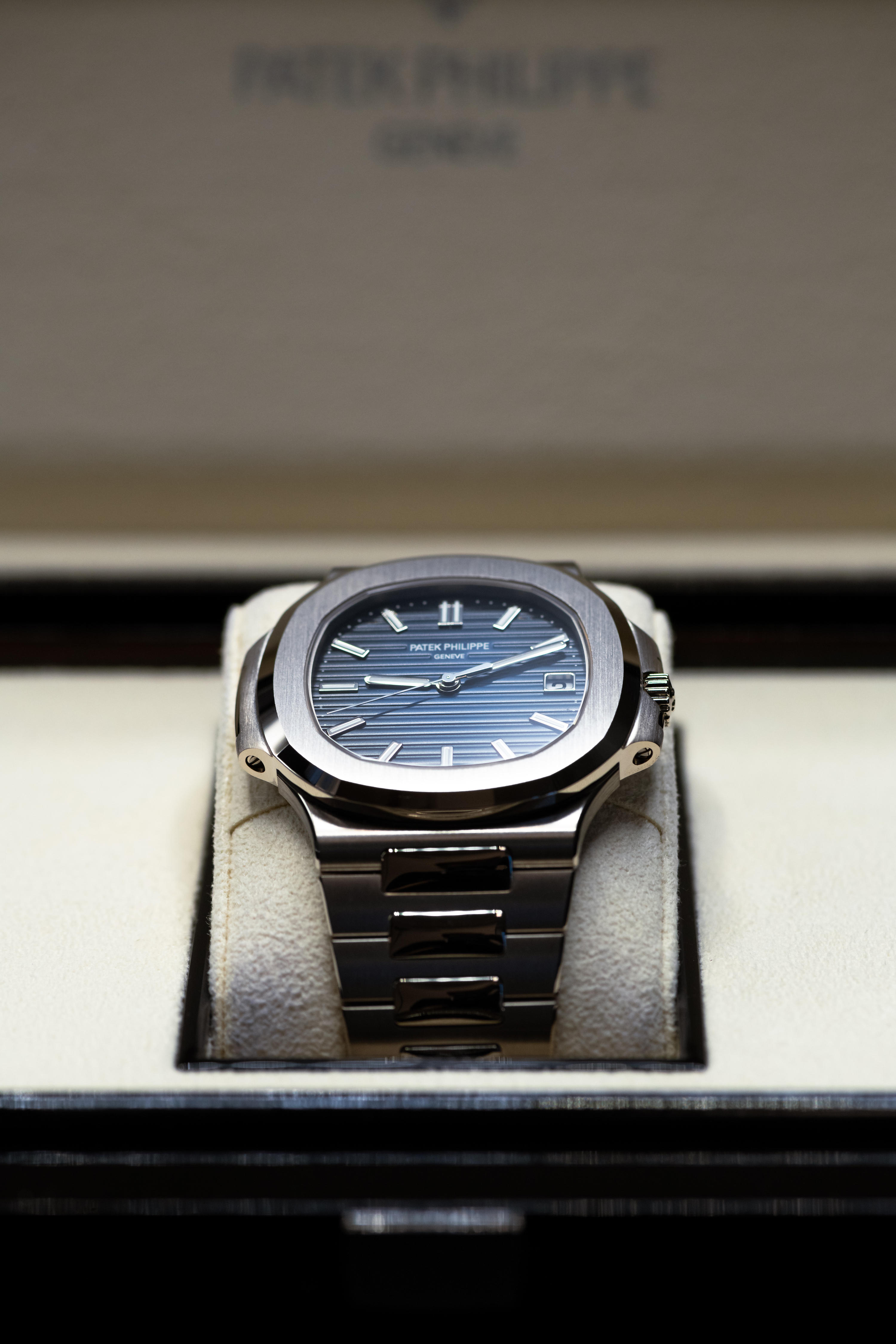 2022 PATEK PHILIPPE NAUTILUS '5811' for sale by auction in London ...