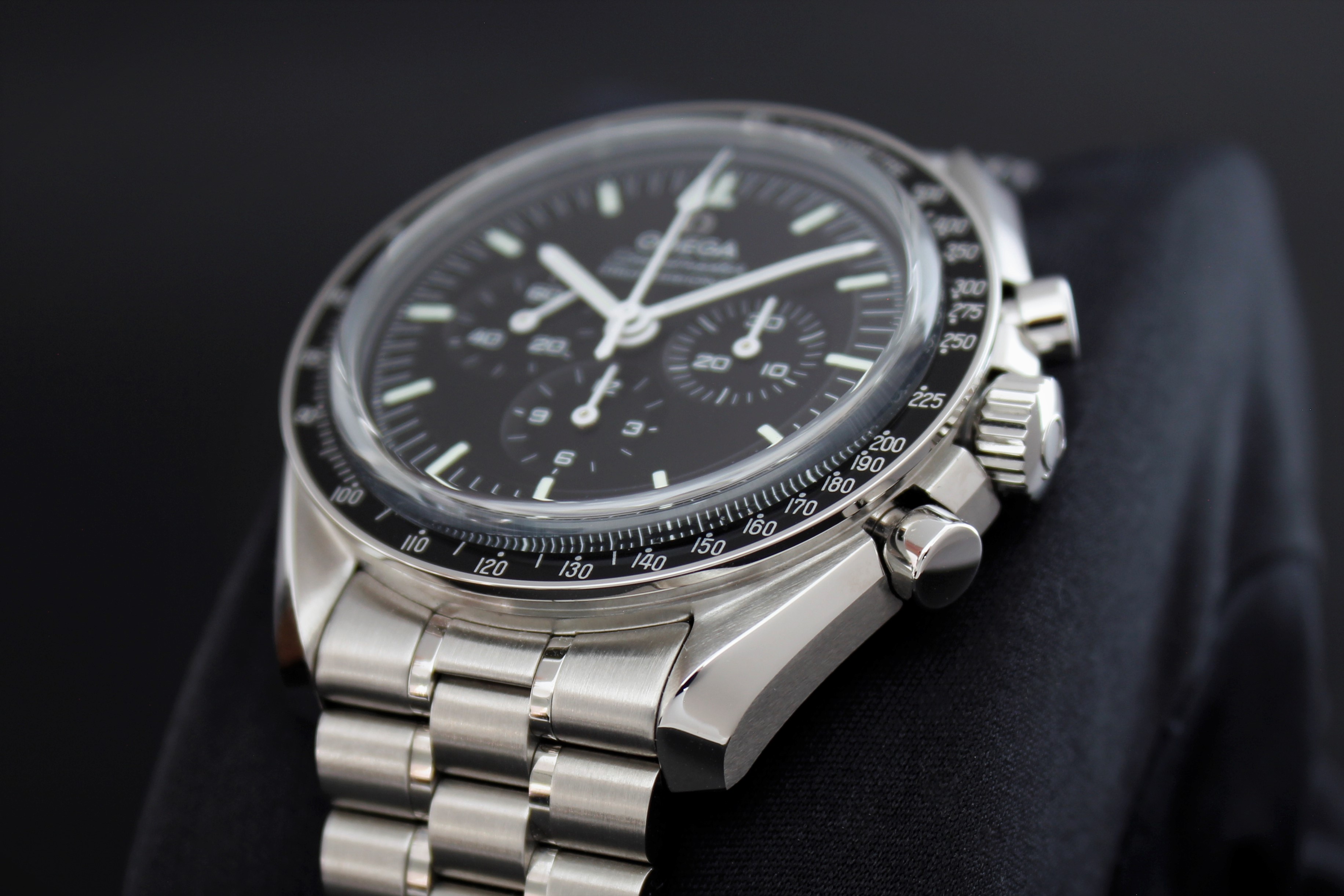 2022 OMEGA SPEEDMASTER MOONWATCH PROFESSIONAL for sale by auction in ...