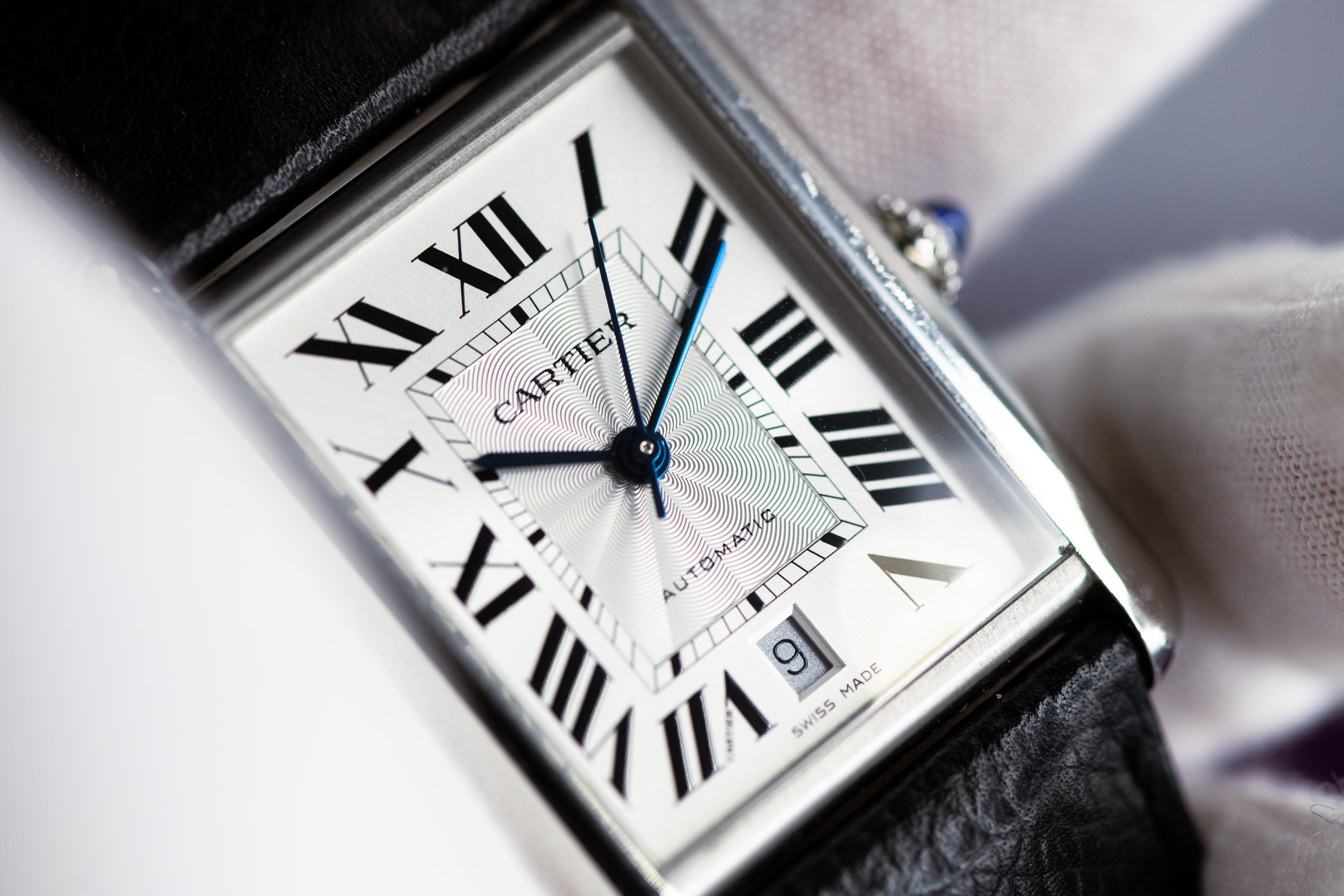 2021 CARTIER TANK MUST EXTRA-LARGE for sale by auction in London ...