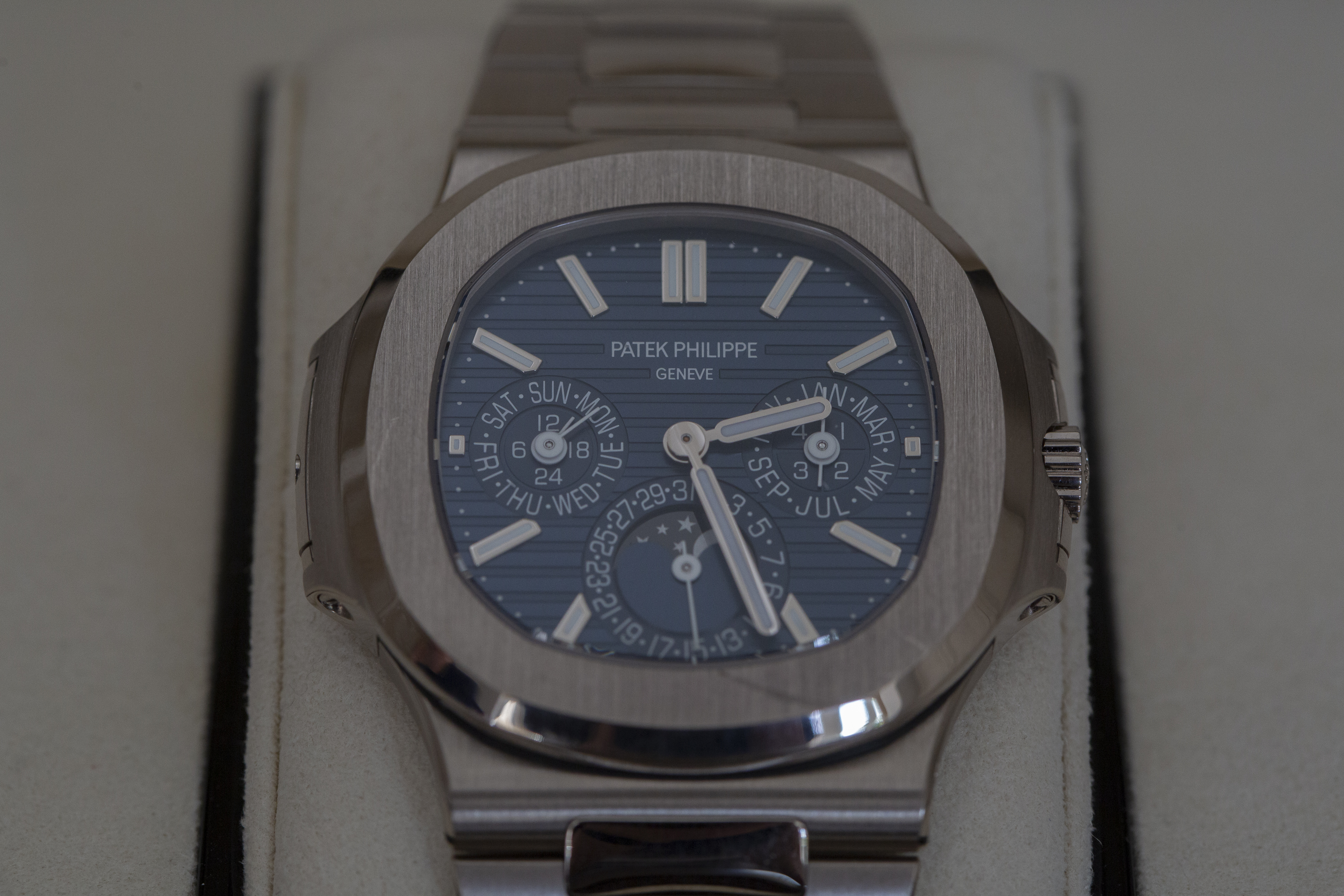 2021 PATEK PHILIPPE NAUTILUS PERPETUAL CALENDAR for sale by auction in ...
