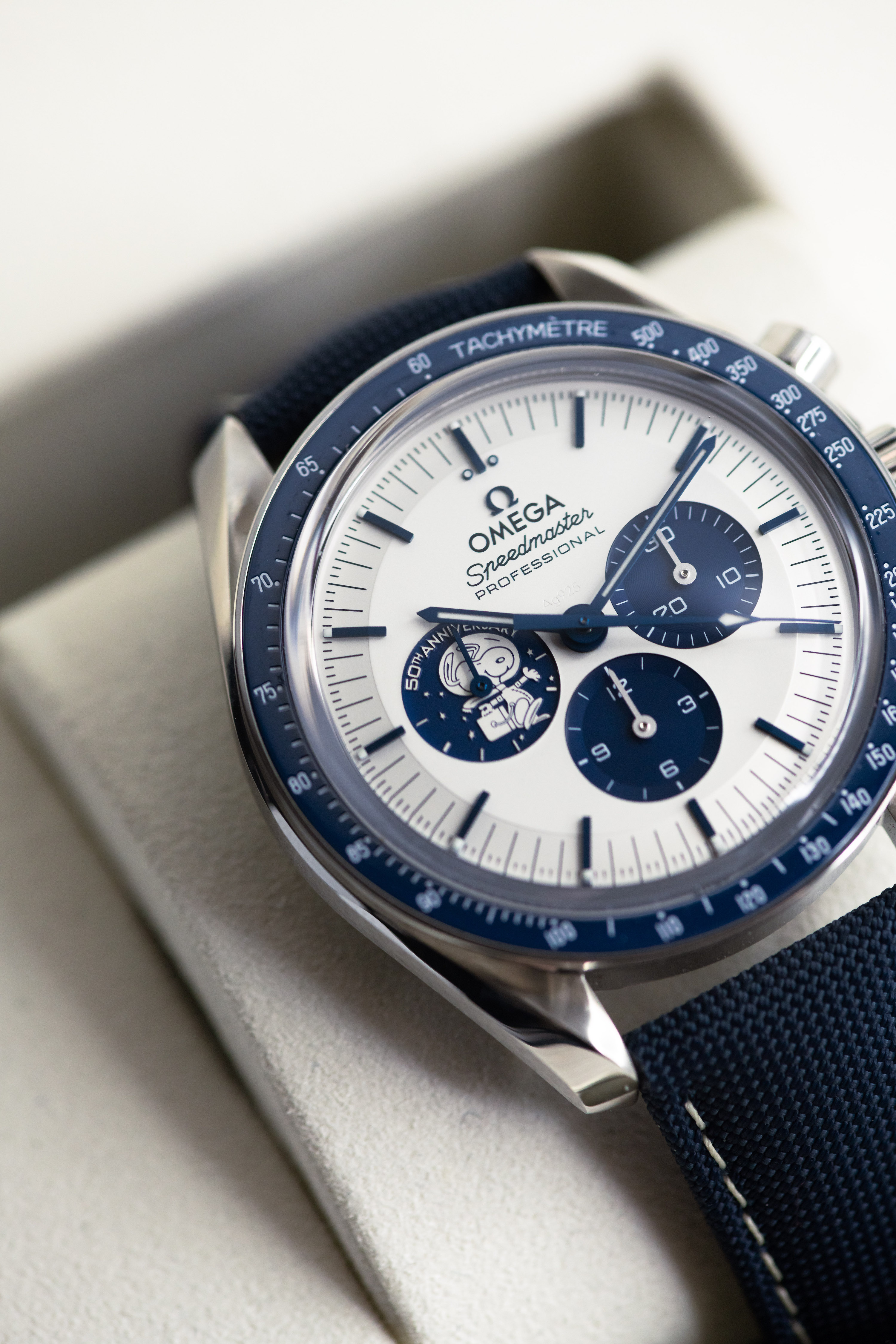 2022 OMEGA SPEEDMASTER "SILVER SNOOPY AWARD" for sale by auction in ...