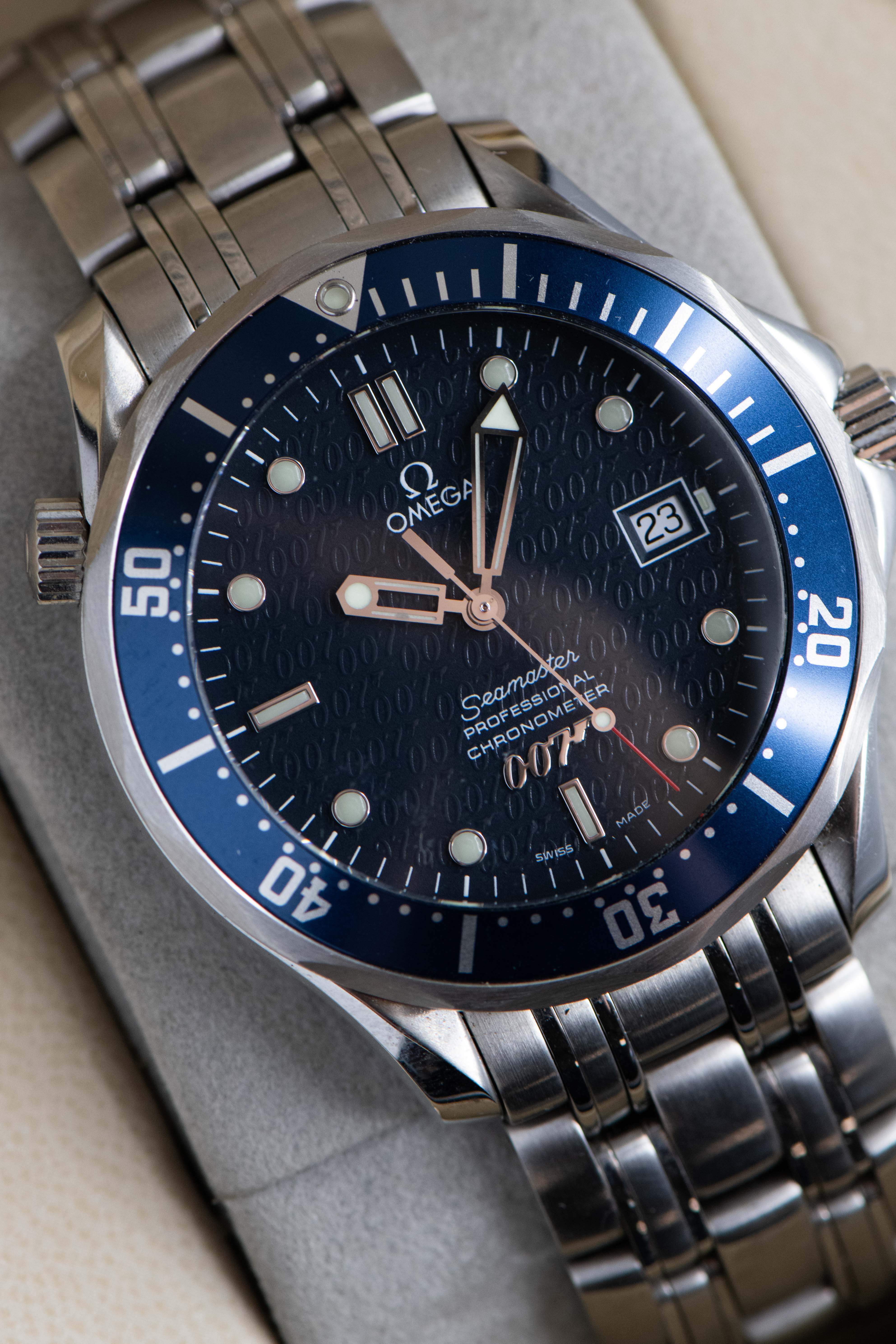 2003 Omega Seamaster 40th Anniversary James Bond for sale by auction in ...