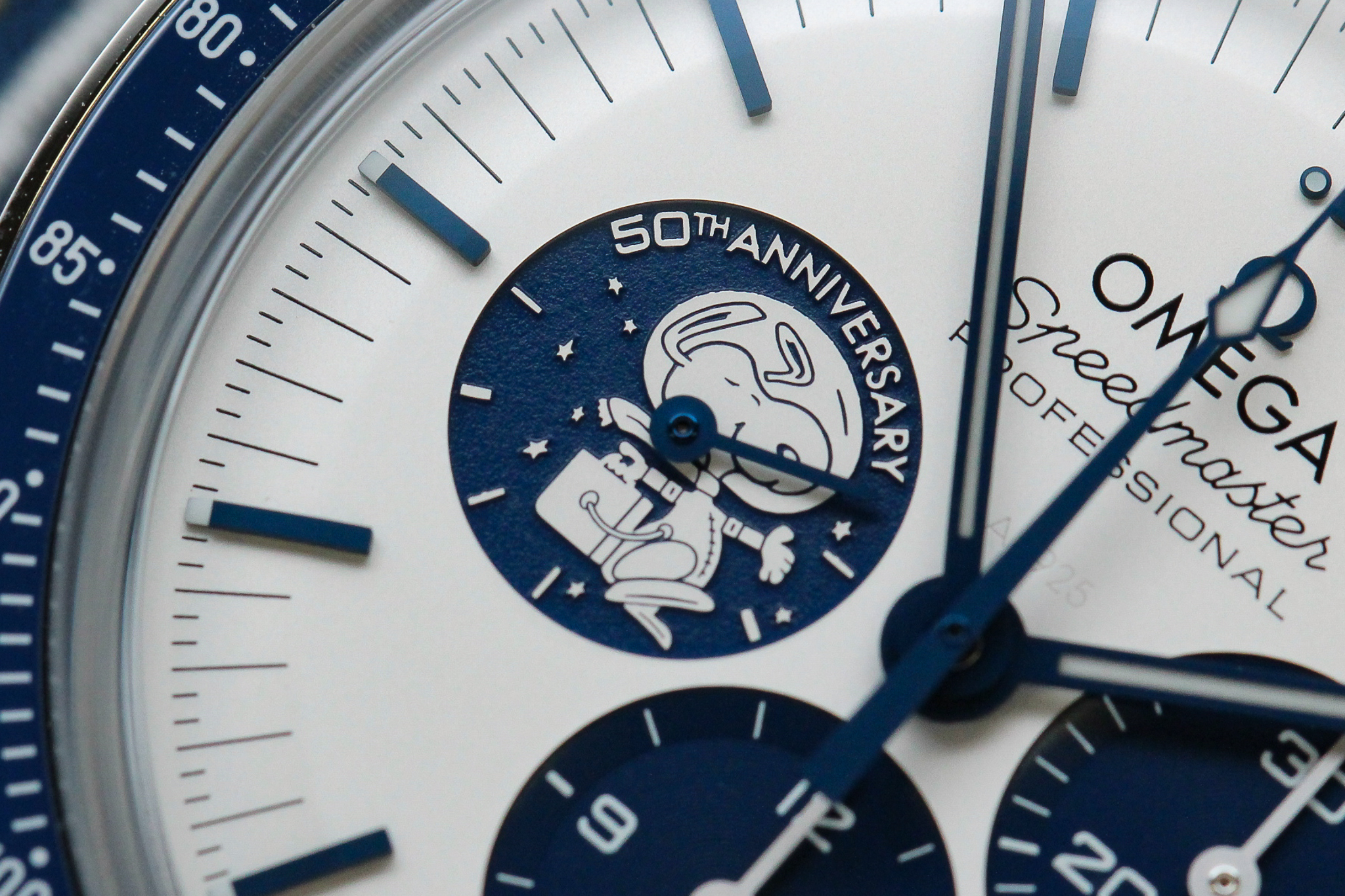 2023 Omega Speedmaster 'Silver Snoopy Award' for sale by auction in ...