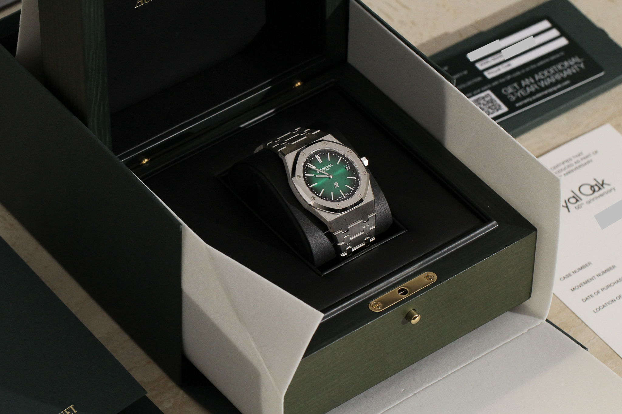 2022 Audemars Piguet Royal Oak 'Jumbo' Extra Thin '50th Anniversary ...