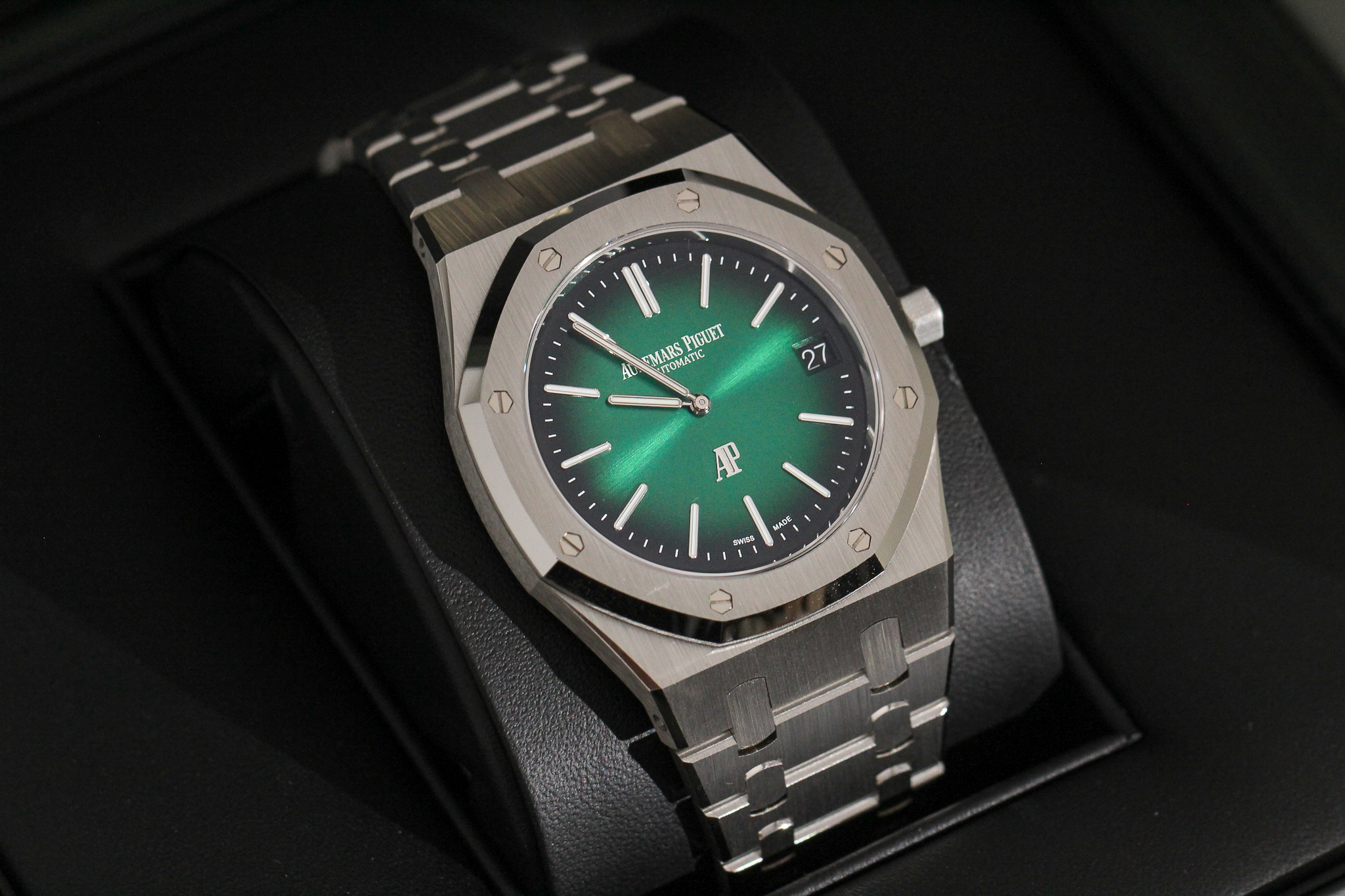 2022 Audemars Piguet Royal Oak 'Jumbo' Extra Thin '50th Anniversary ...