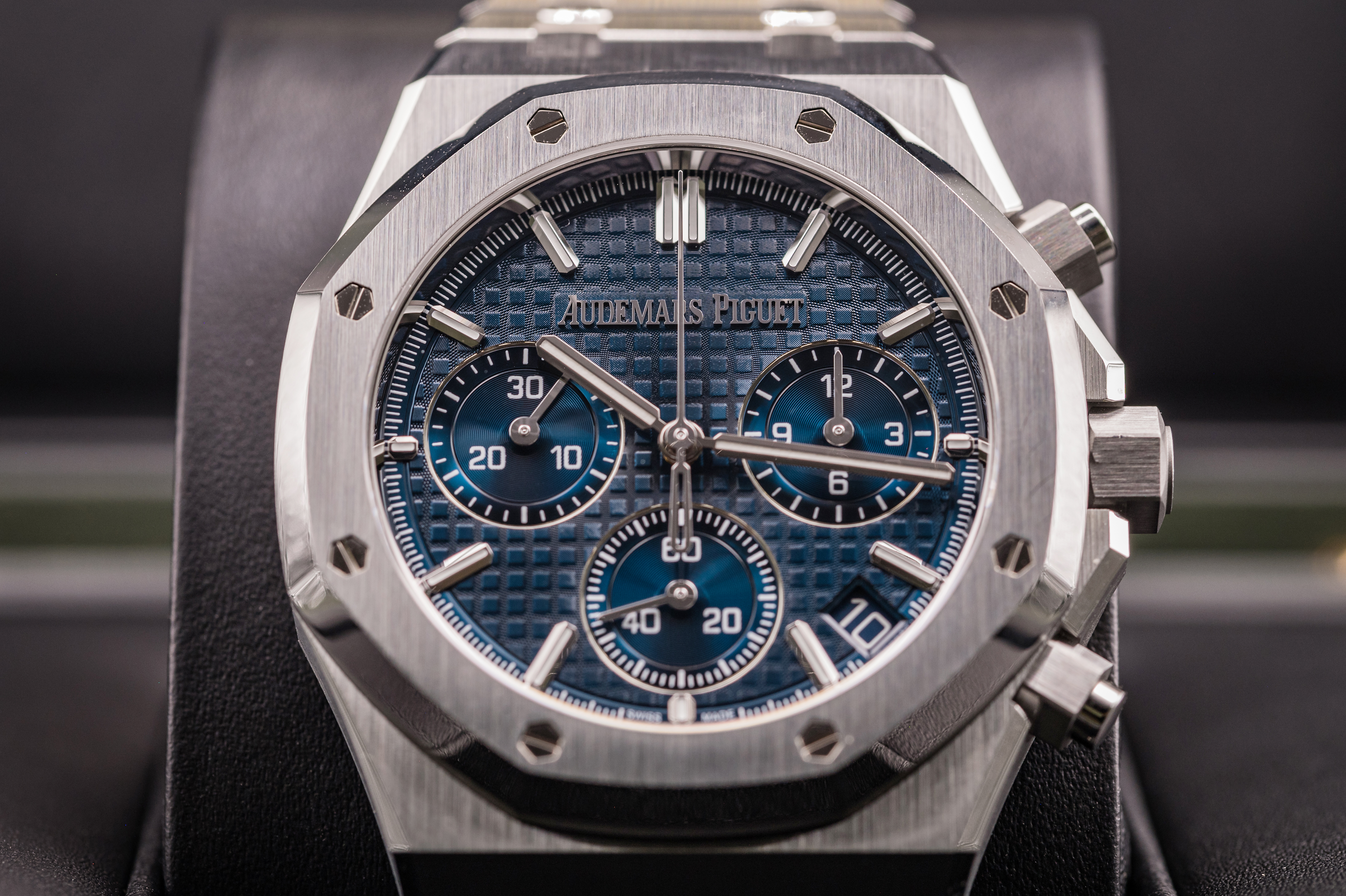 2024 Audemars Piguet Royal Oak Chronograph for sale by auction in ...