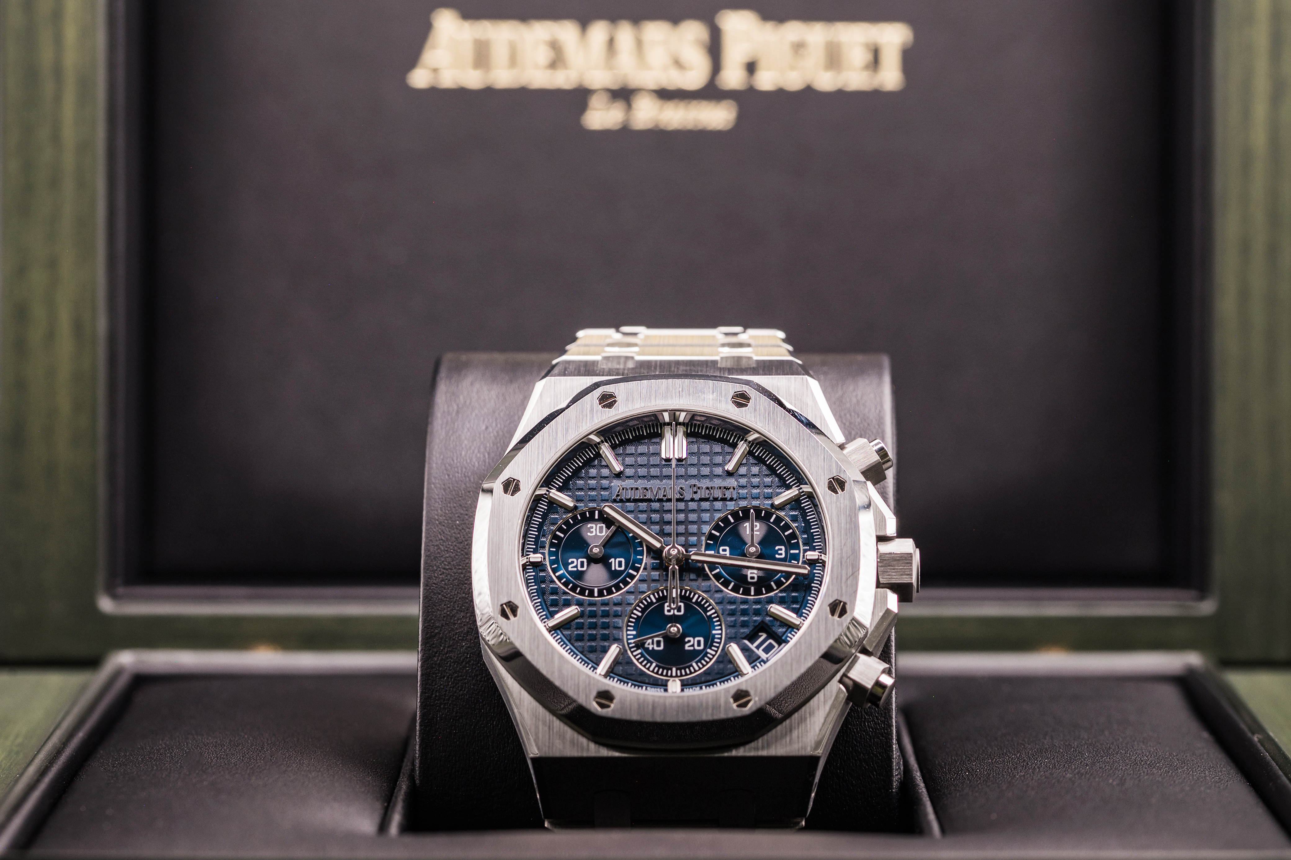 2024 Audemars Piguet Royal Oak Chronograph for sale by auction in ...