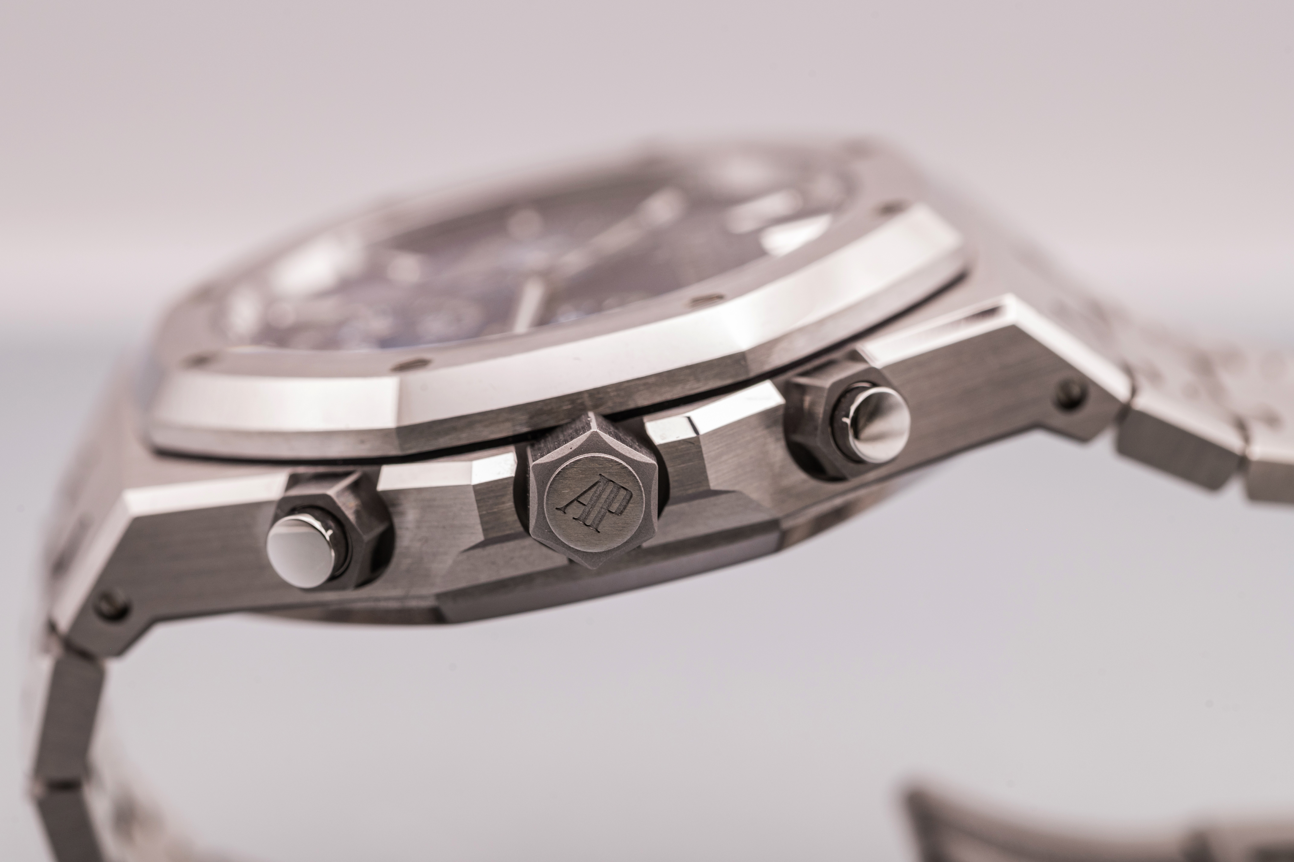 2024 Audemars Piguet Royal Oak Chronograph for sale by auction in ...